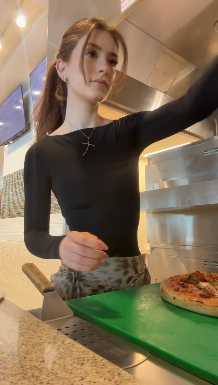 Giulia Bruno (@giuliapizza) - Urlebird