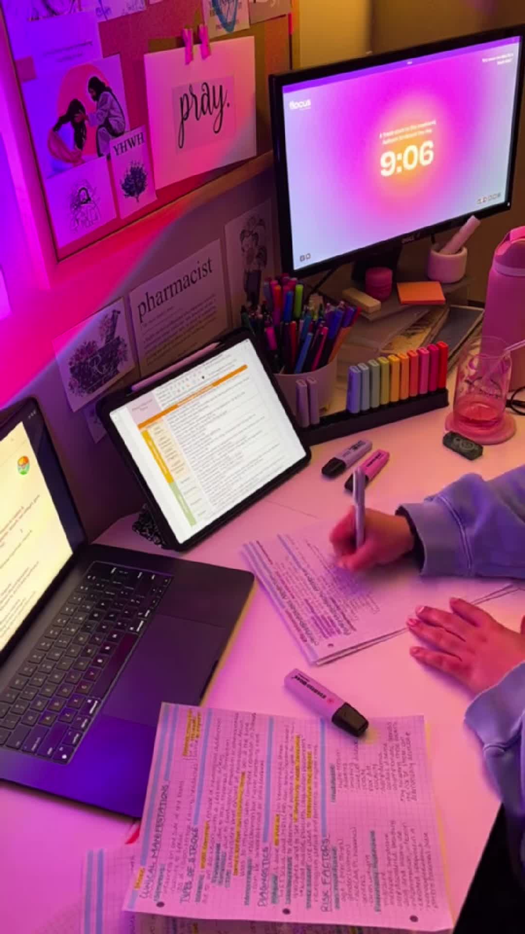 admisist (@admisist) - Urlebird