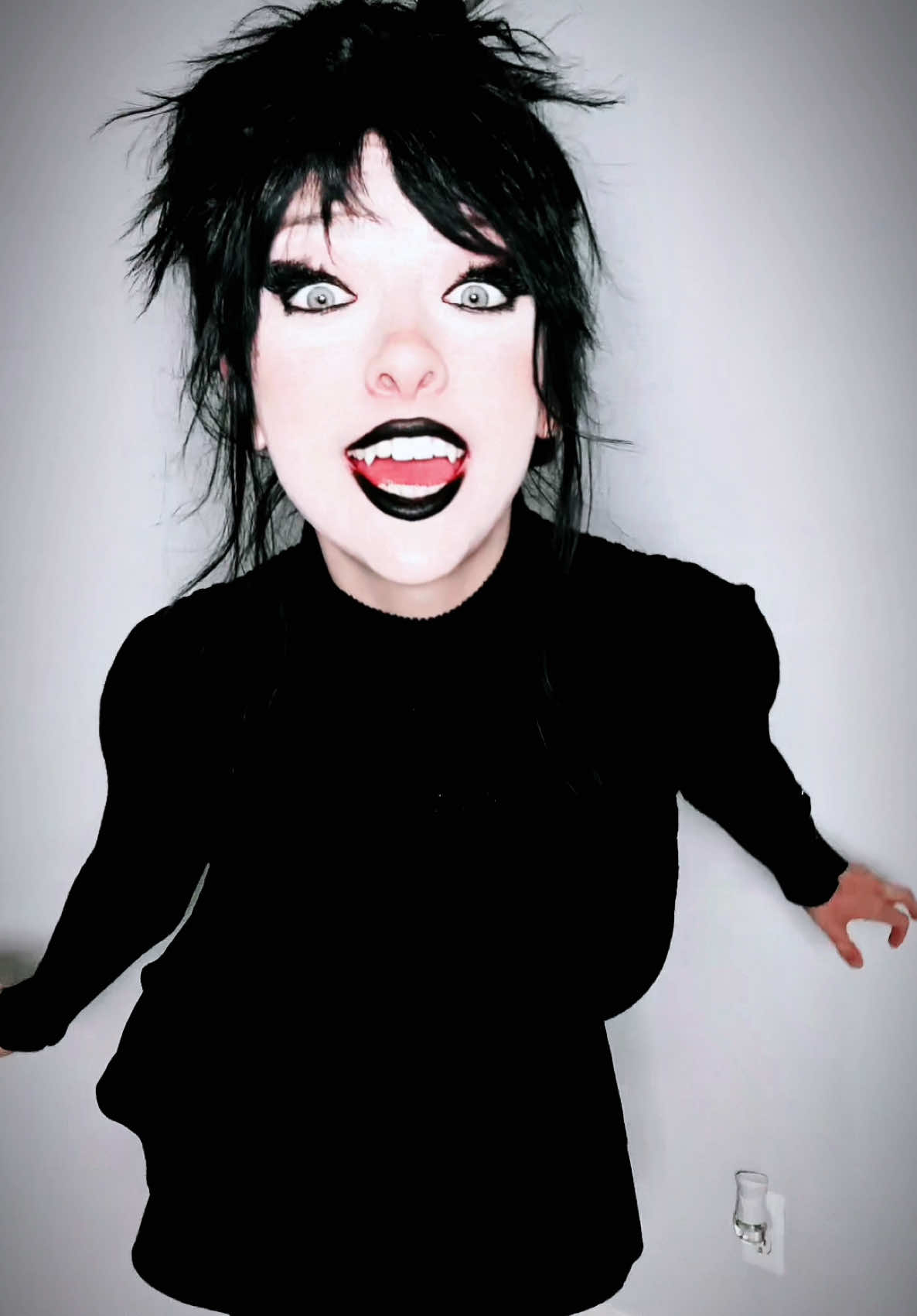 One of my fav looks so far 🏴‍☠️ | Tina 🎟️ (@tinahxplorez)