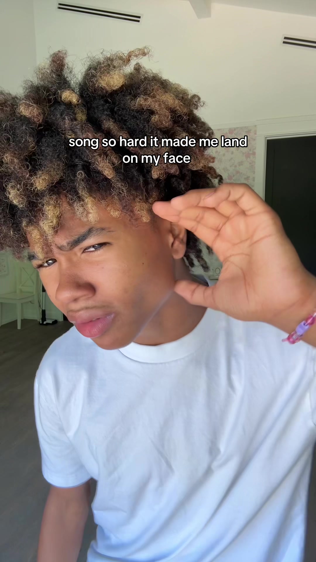 Capri Jones (@c4pr1i) - Urlebird