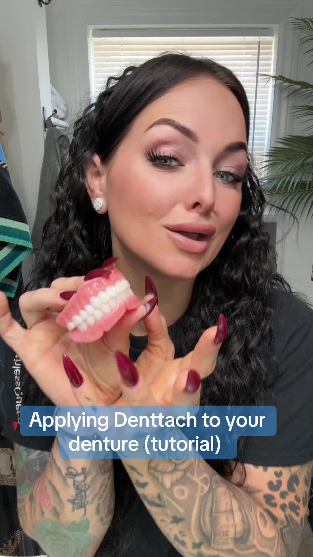 Applying Denttach to your Denture | To0thlessQueen💋 (@to0thlessqueen)