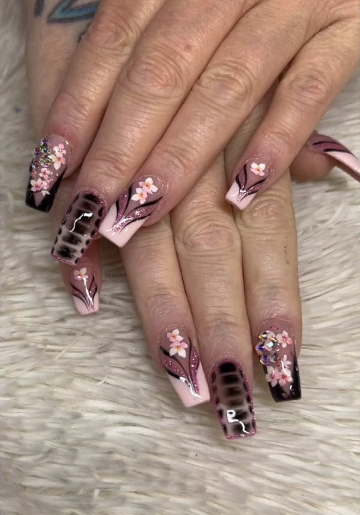 Duet plss😎 jaam nhi yrr black coffee h | Hellstar💀 (@summibaba18)