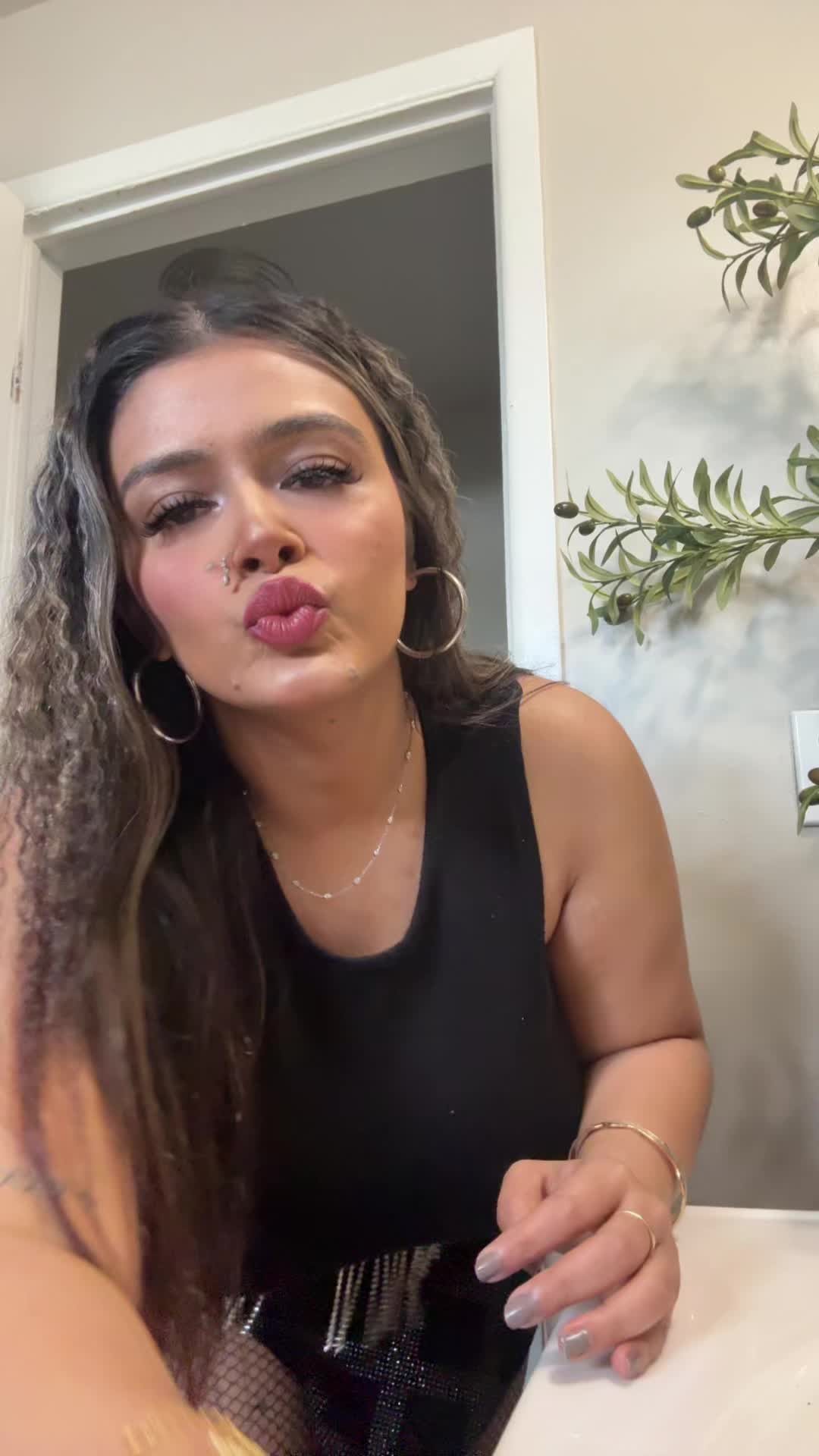 One of my fav looks so far 🏴‍☠️ | Tina 🎟️ (@tinahxplorez)