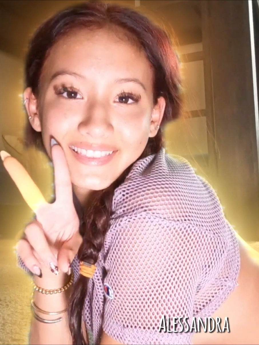 Alessandra Liu Official (@_alessandraliuofficial) - Urlebird