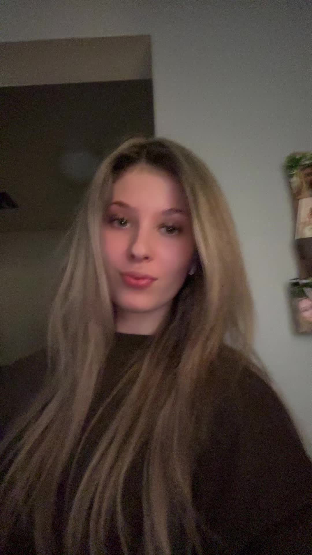 Jess🤍 (@jessgeng) - Urlebird