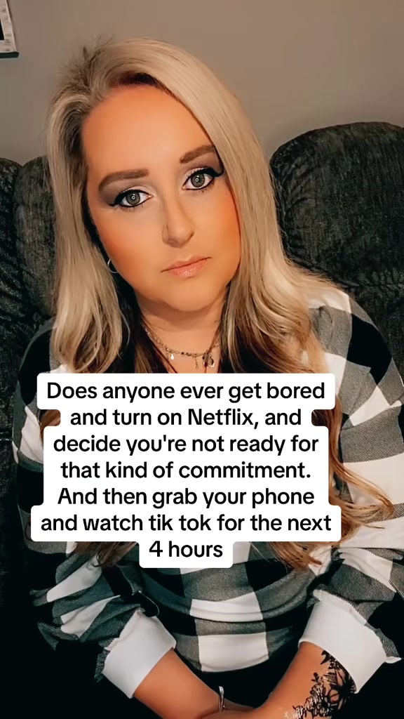 MINDI NICOLE (@mindinicole26) - Urlebird