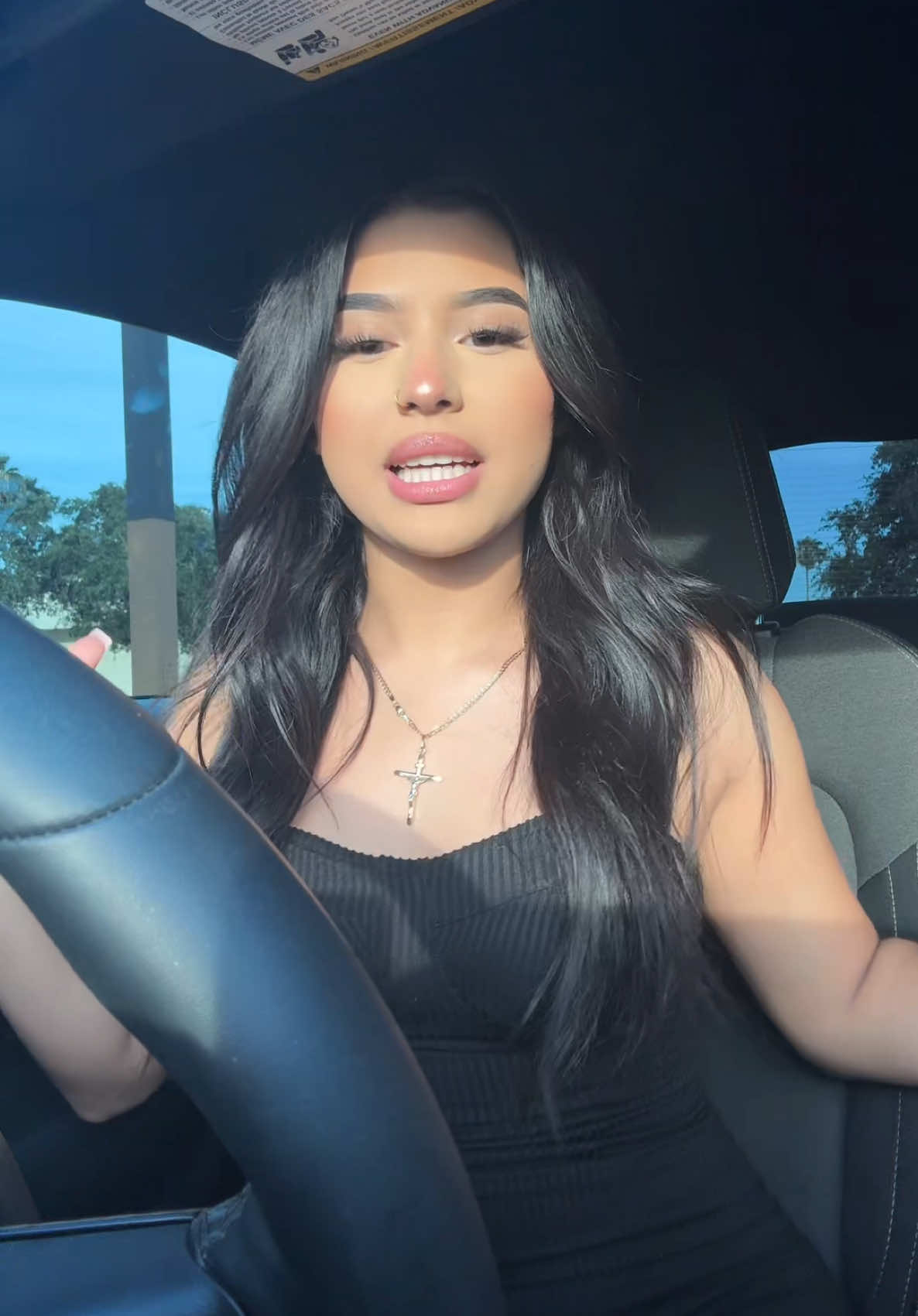 Anahi (@weluvanahi) - Urlebird