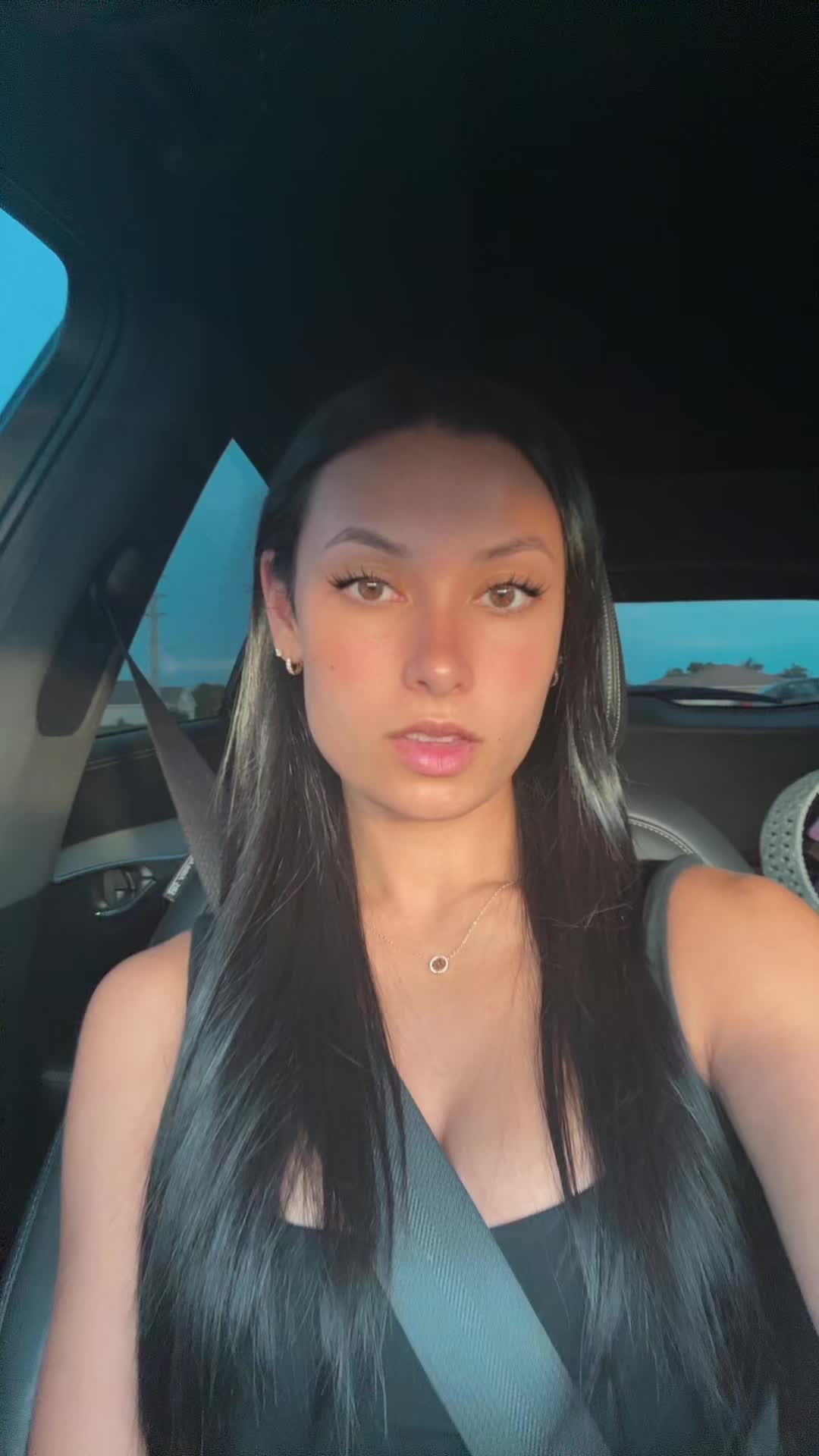 Kaelani Skye (@kaelaniskye) - Urlebird