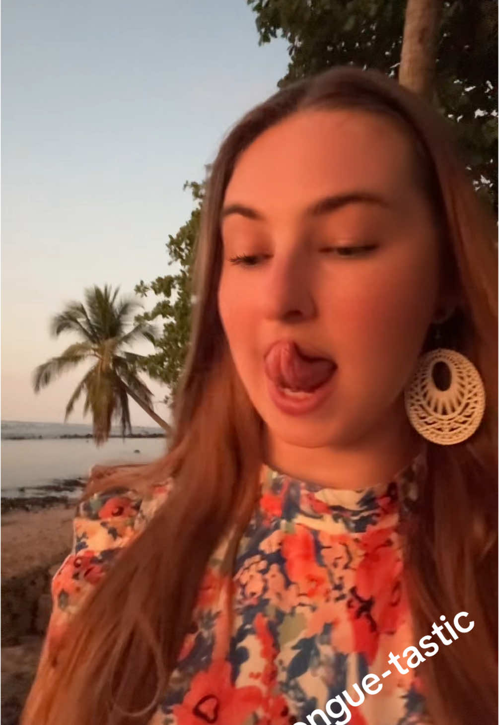 Tongue-tastic Kiwi (@tongue_tastic_kiwi) - Urlebird