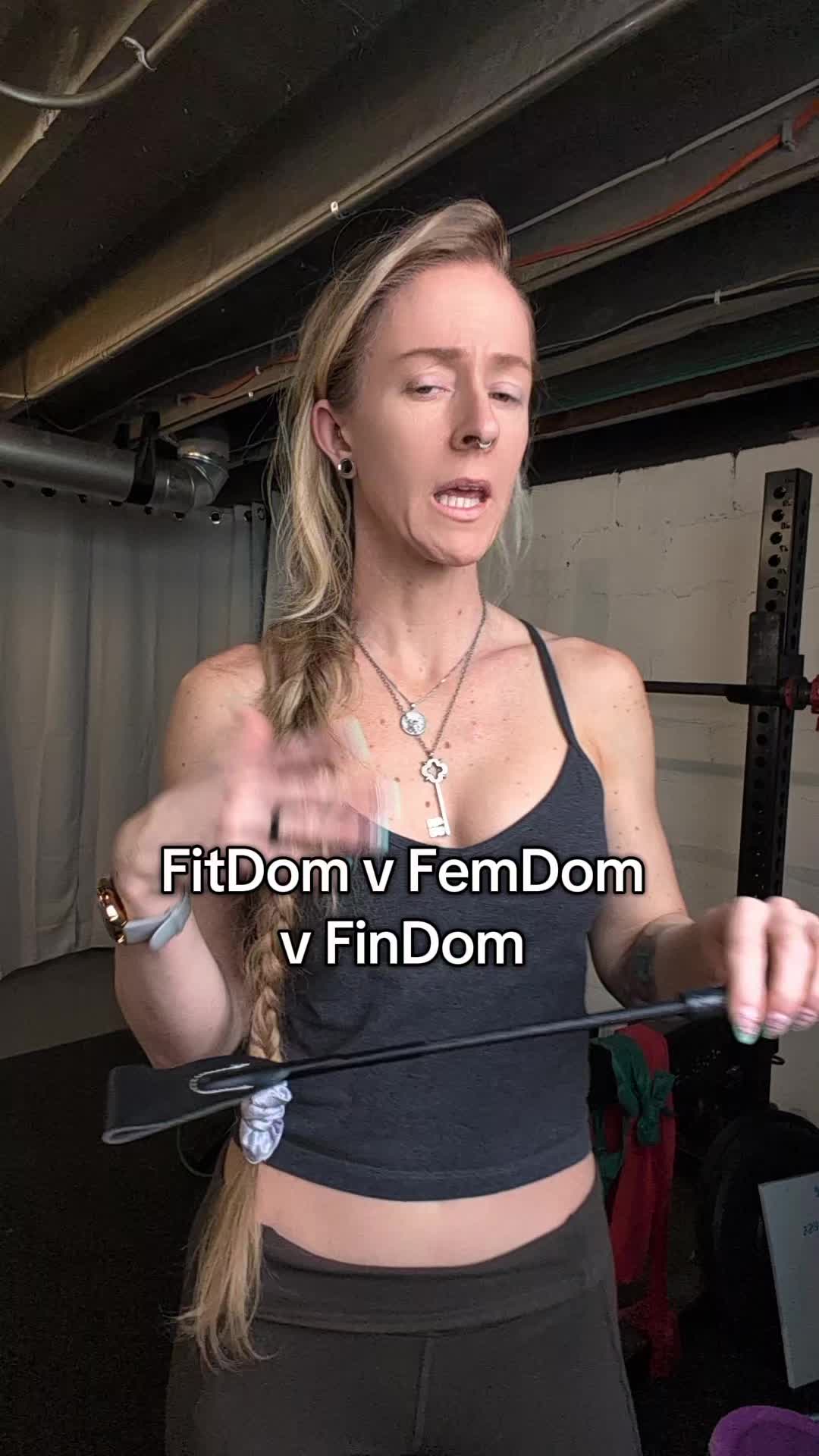 Carmilla_Vess (@carmilla_vess) - Urlebird