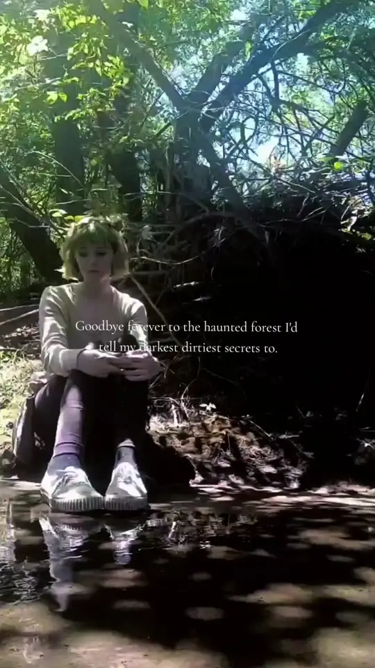 Hazel Hellebore (@hazelhellebore) - Urlebird