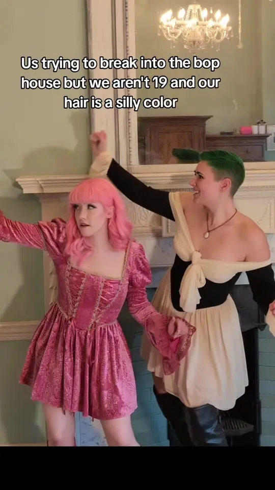 Kitthebeefcake (@kit_the_beefcake) - Urlebird