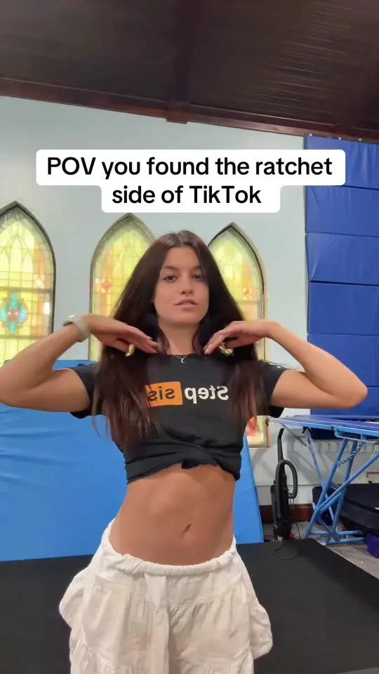 Nicole Skirts (@nicoleskirts) - Urlebird