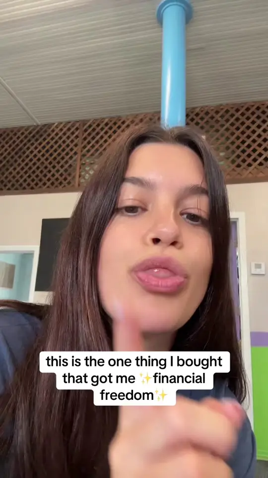 Nicole Skirts (@nicoleskirts) - Urlebird