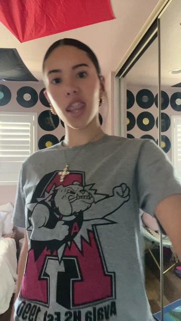 don’t care if i’m toxic 🤷🏻‍♀️#06 #asian | vee liette (@veeliette)