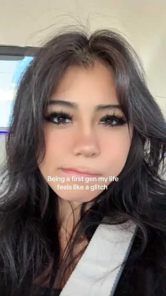 Sophia (@phia.liz) - Urlebird