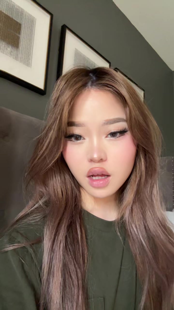 Angie N ೀ (@angiengvyen) - Urlebird