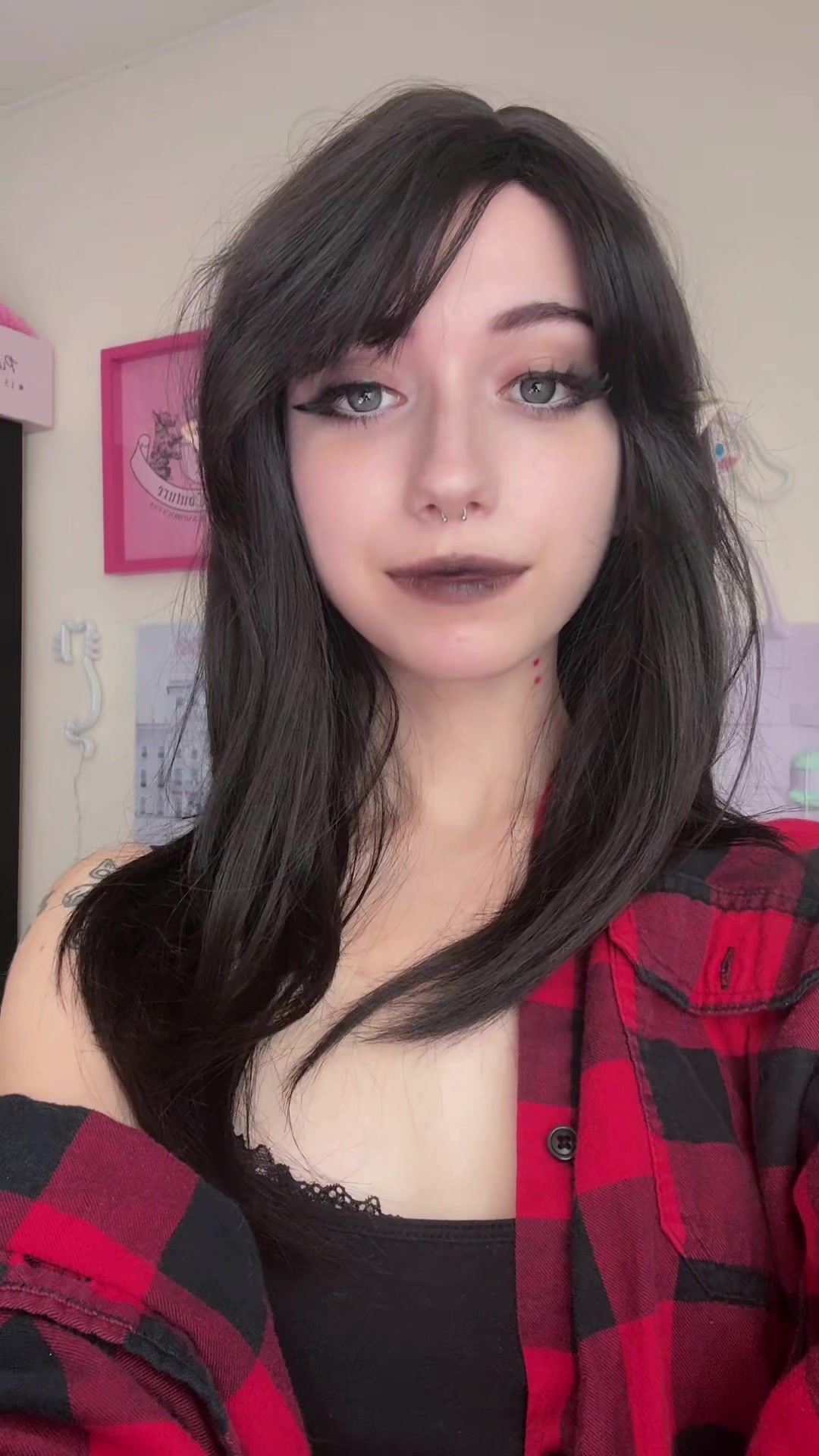 Jade (@iluvmeww) - Urlebird