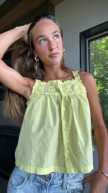 the cutest yellow top ever 🐝 | sydney danielson (@coco.syd)