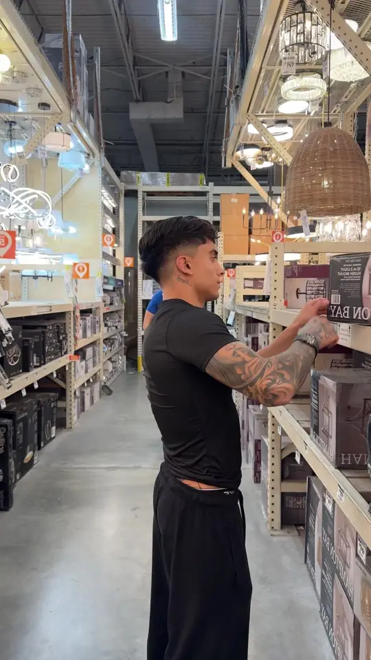 Malik (@itsmalikross) - Urlebird