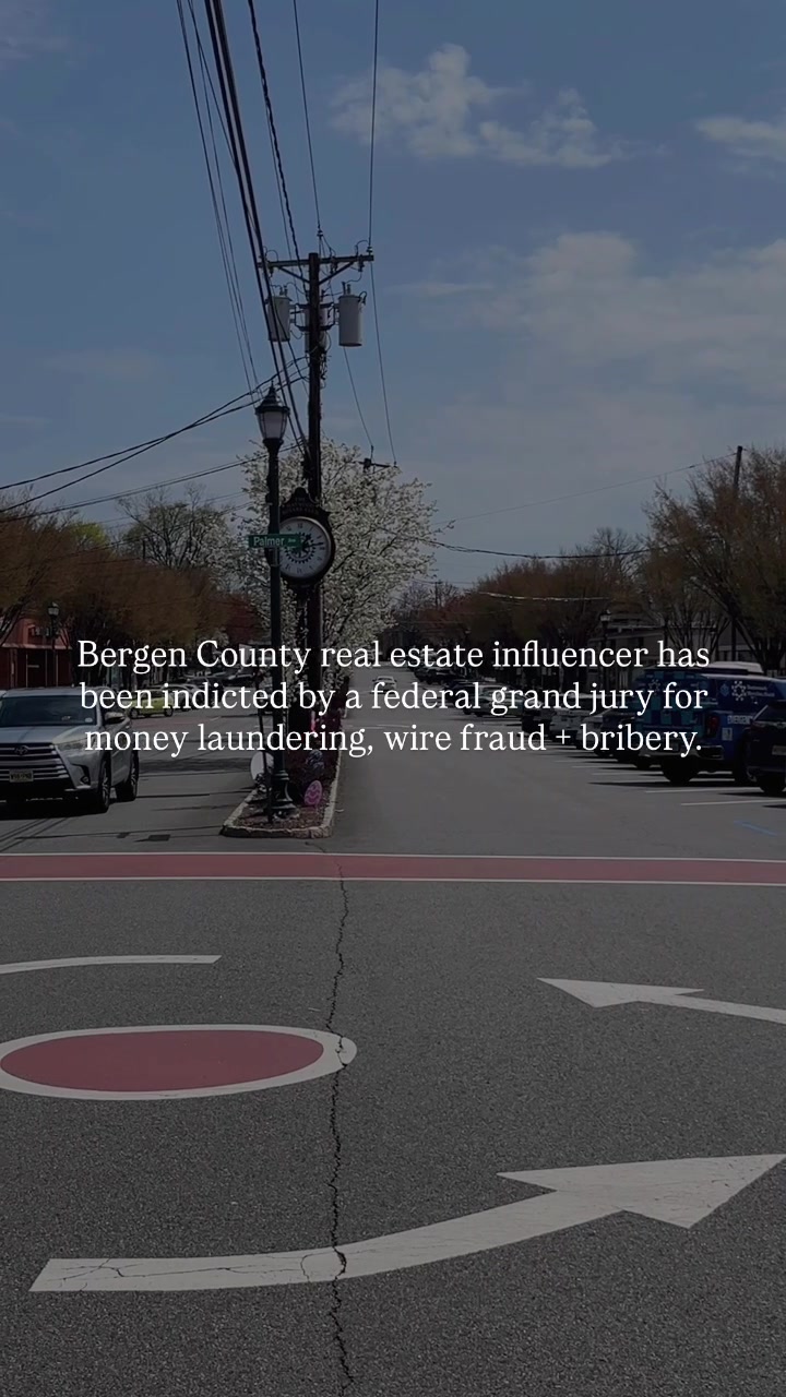 turned 18 today 😇🙌🏼 #06 #asian | vee liette (@veeliette)