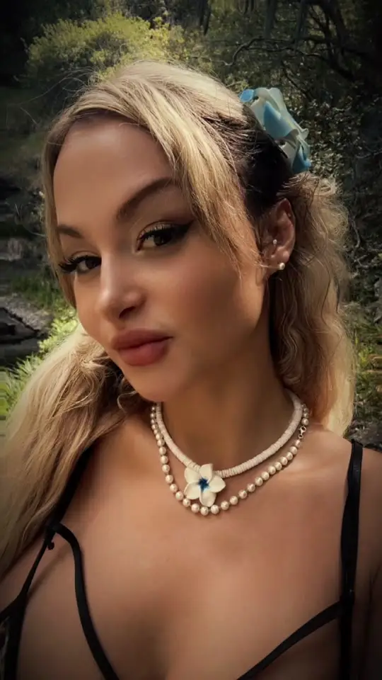 Katalina Kyle (@katalinakyle) - Urlebird