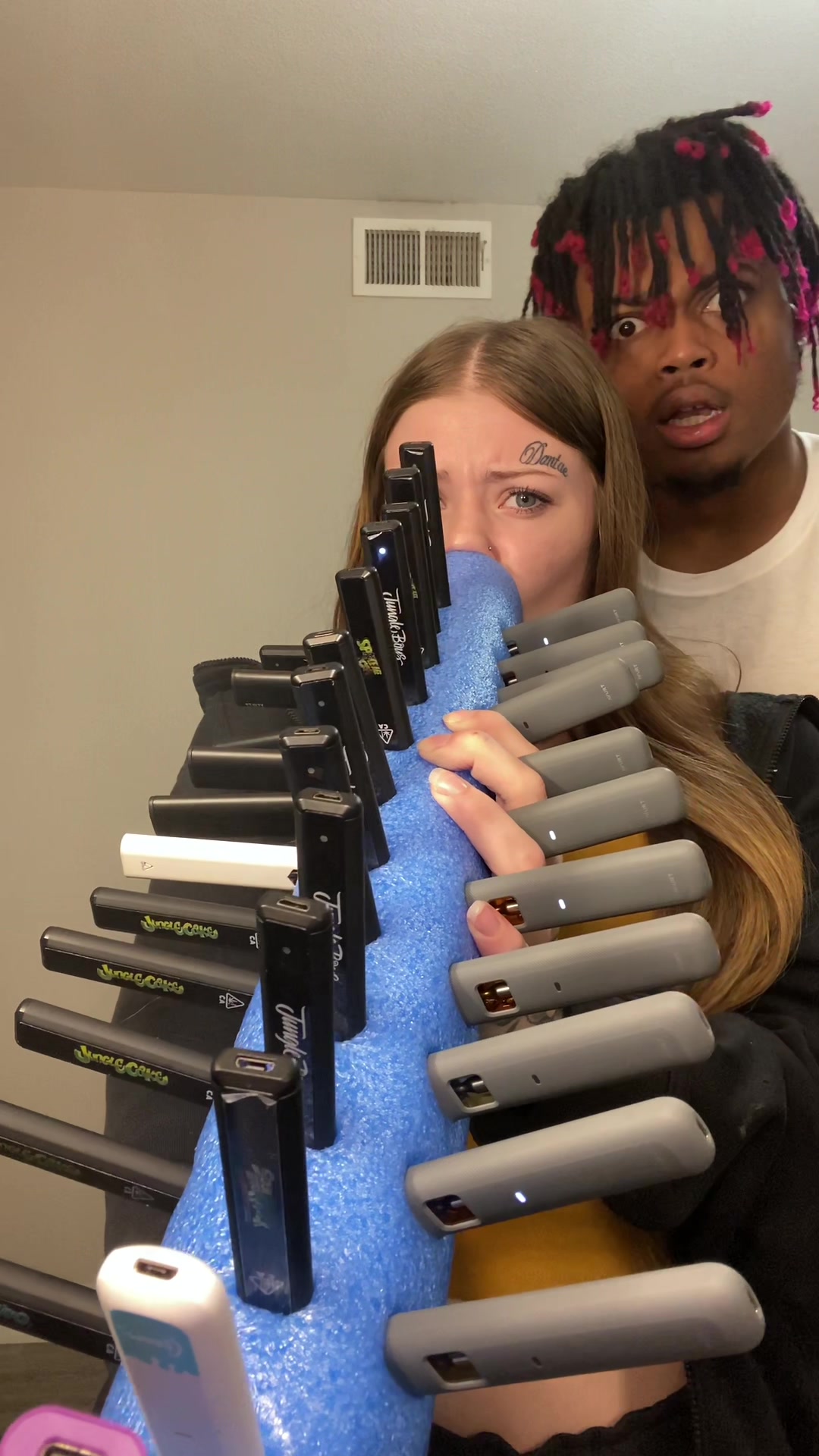 izzy (@gasbabyizzy) - Urlebird