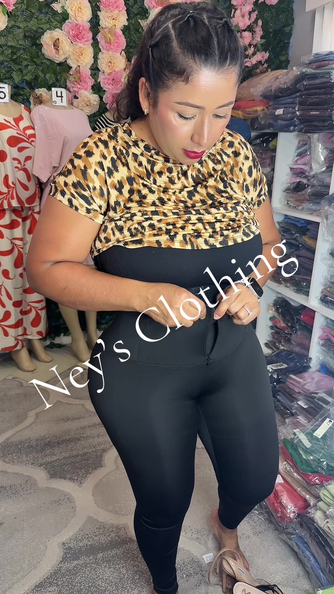 強風と戦ってます😂 #九十九里浜 #海 #水着 #散歩 | にどね（Nidone） (@nidonenko)