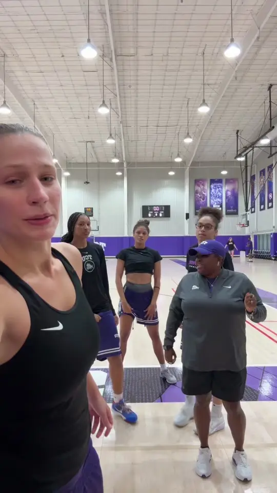 1 hour of "chicken jockey" | cealtree (@cealtree)