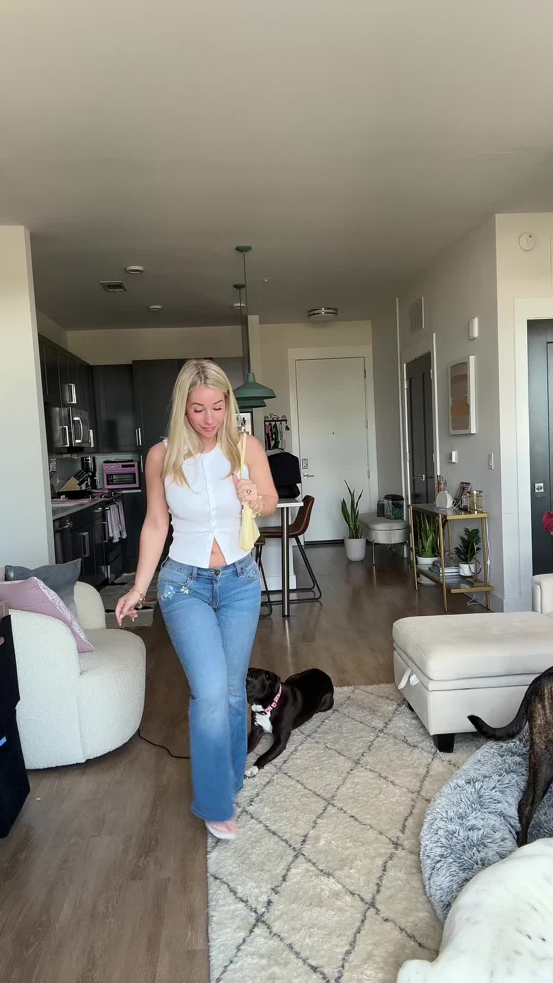 ash :) (@ashleyylreyy) - Urlebird