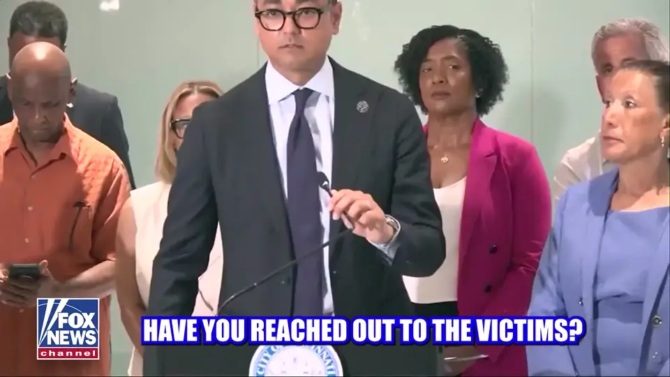 turned 18 today 😇🙌🏼 #06 #asian | vee liette (@veeliette)