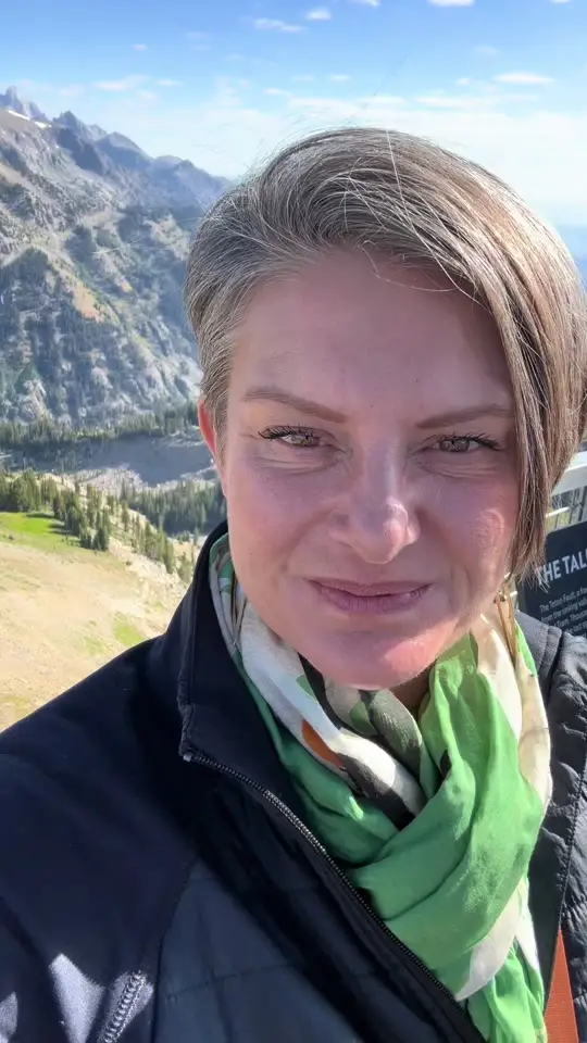 Curious Carly (@curious.carly) - Urlebird