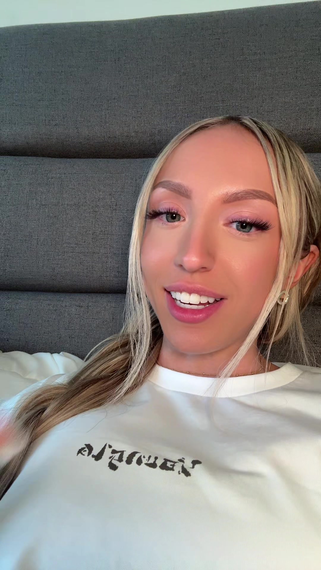 justpeechi (@justpeechitv) - Urlebird