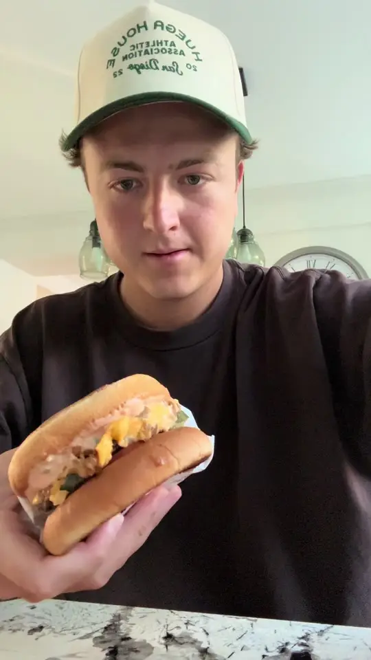 Normal people in Girona vs me🇪🇸#spain | Nevia (@nev1aa)