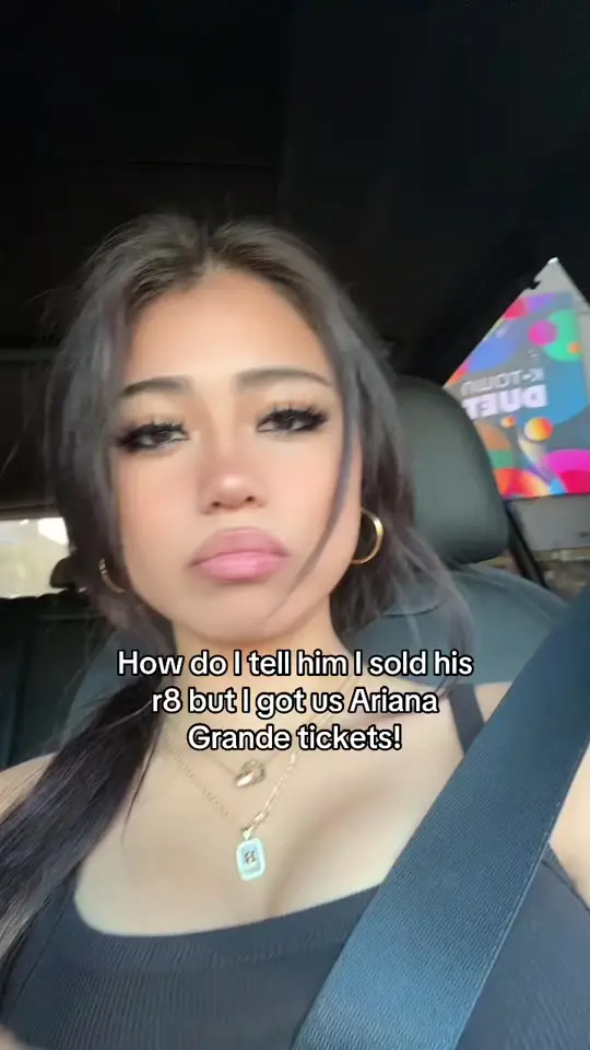 Sophia (@phia.liz) - Urlebird