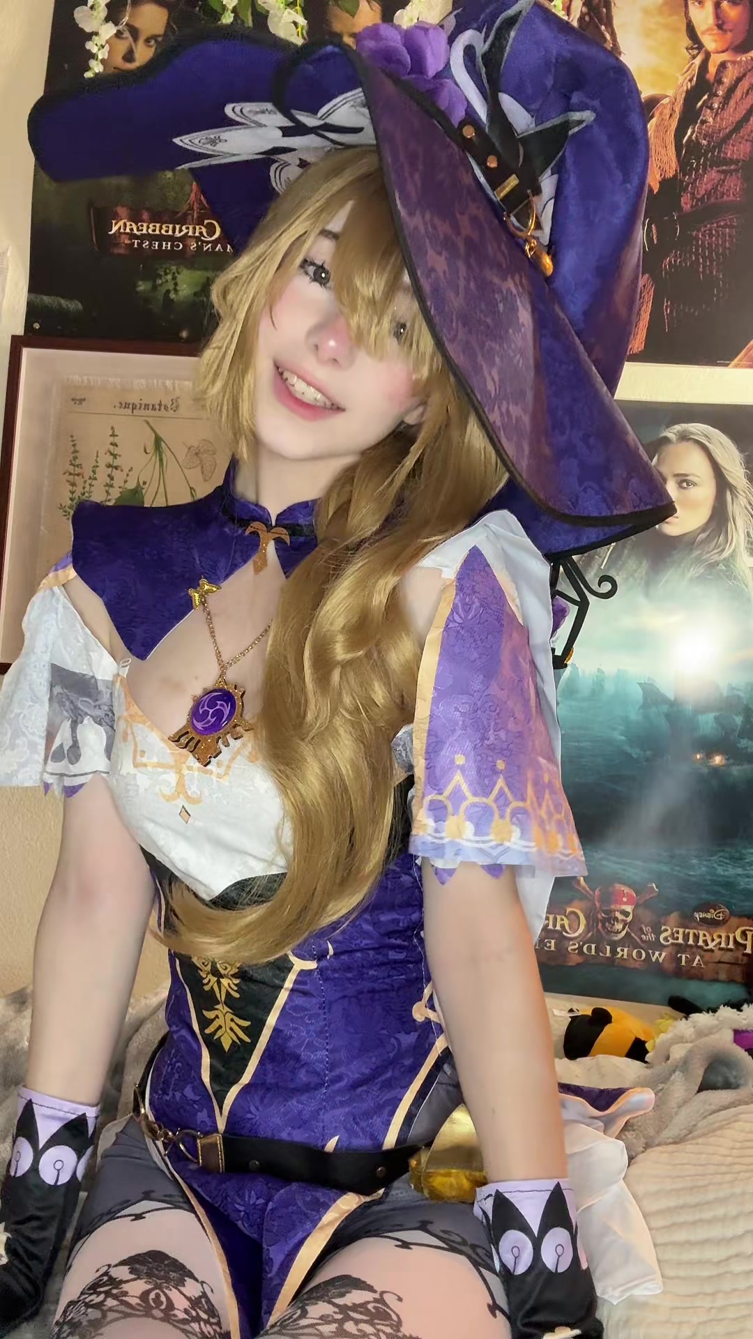 ash🐝 (@ashisbees) - Urlebird