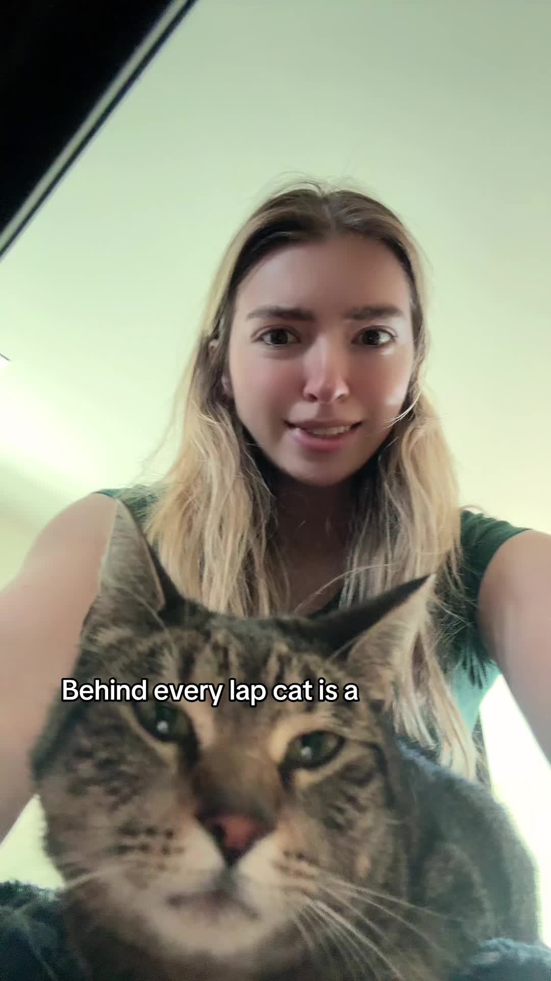 Carley (@carleycakeee) - Urlebird