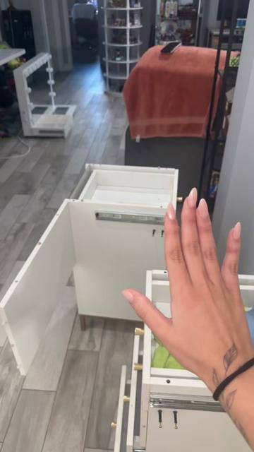 out with the old in with the new !! i’m | keillyalons.oo (@keillyalons.oo)