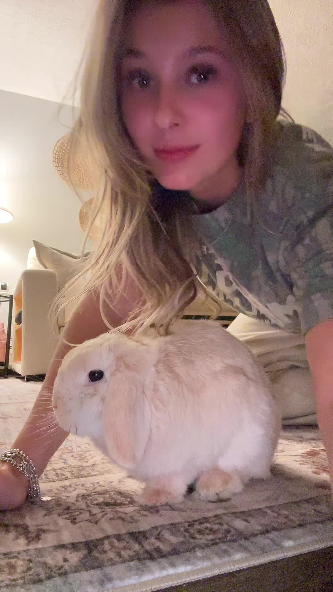 Jess🤍 (@jessgeng) - Urlebird