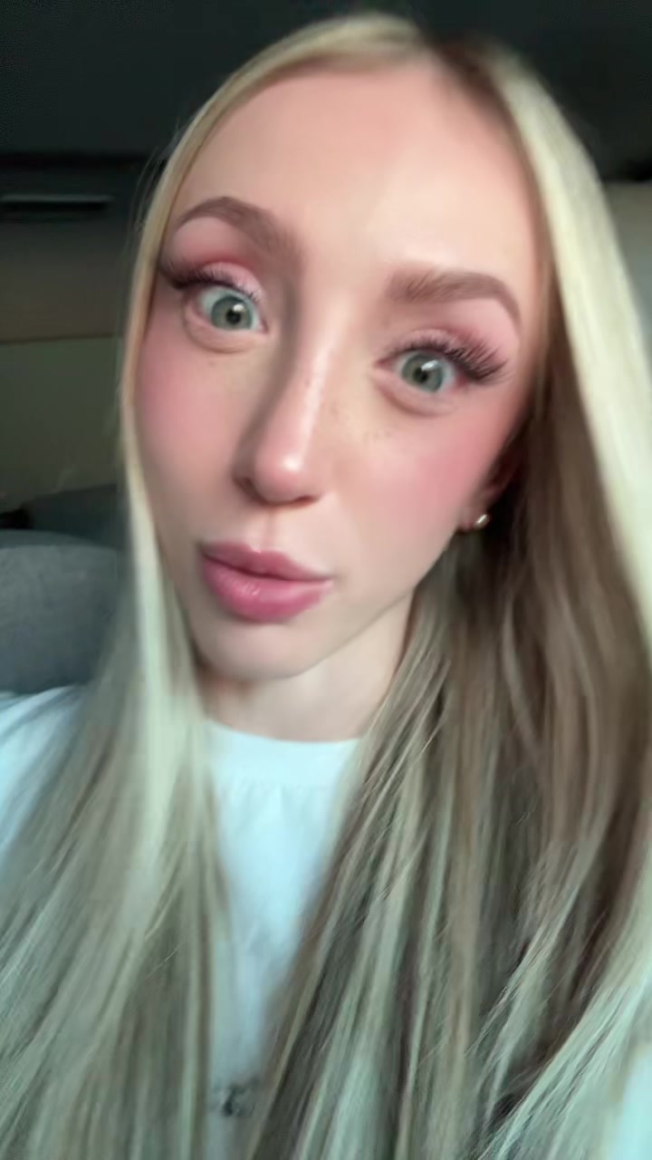 justpeechi (@officialjustpeechi) - Urlebird