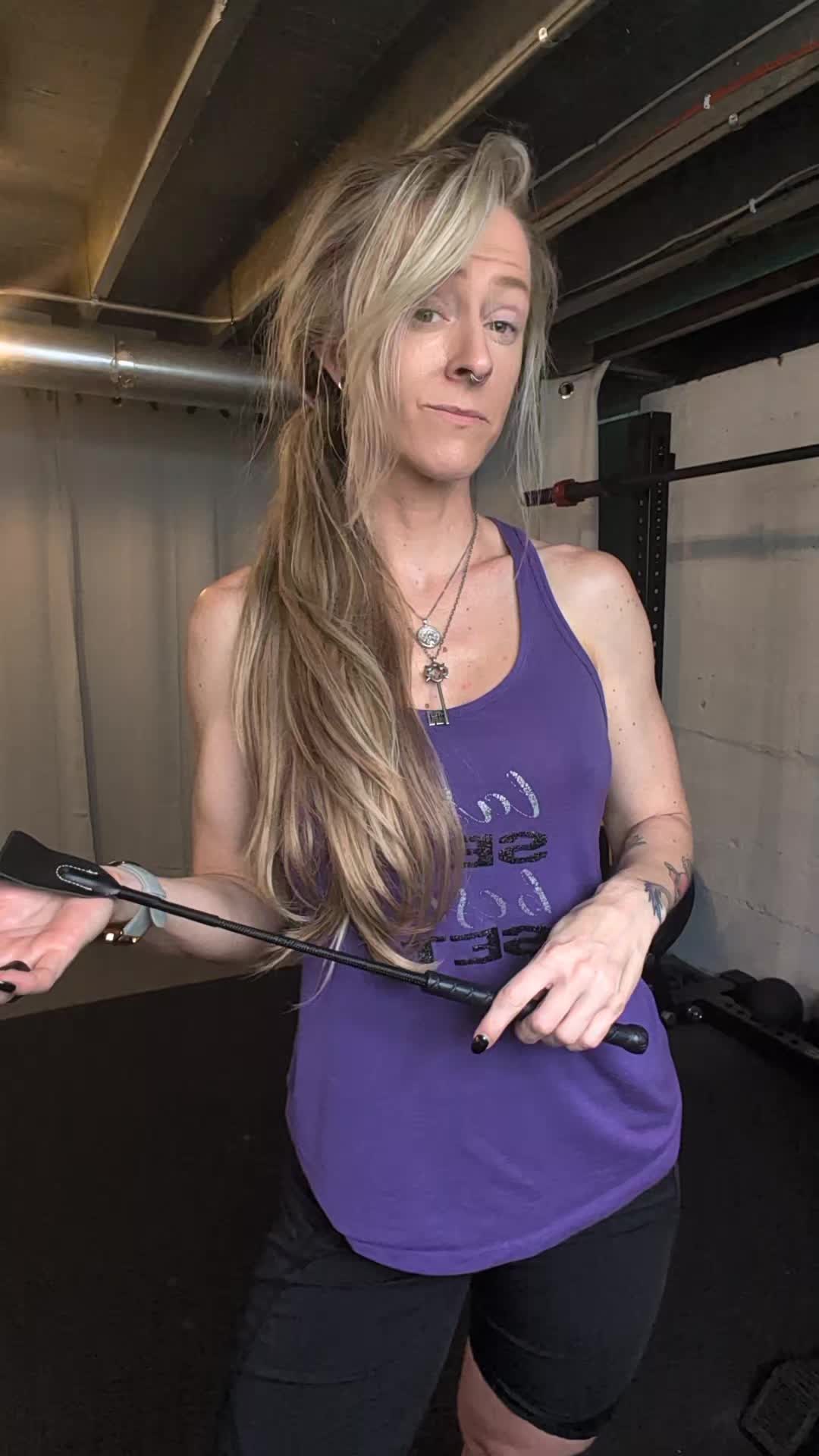 Carmilla_Vess (@carmilla_vess) - Urlebird