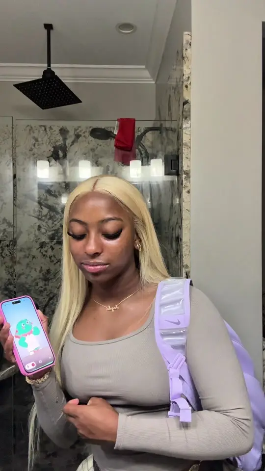 My alien bestie help me out so | 🤍🐻‍ ️LEI LEI🐻‍ ️🤍 (@lifeof_angelei)