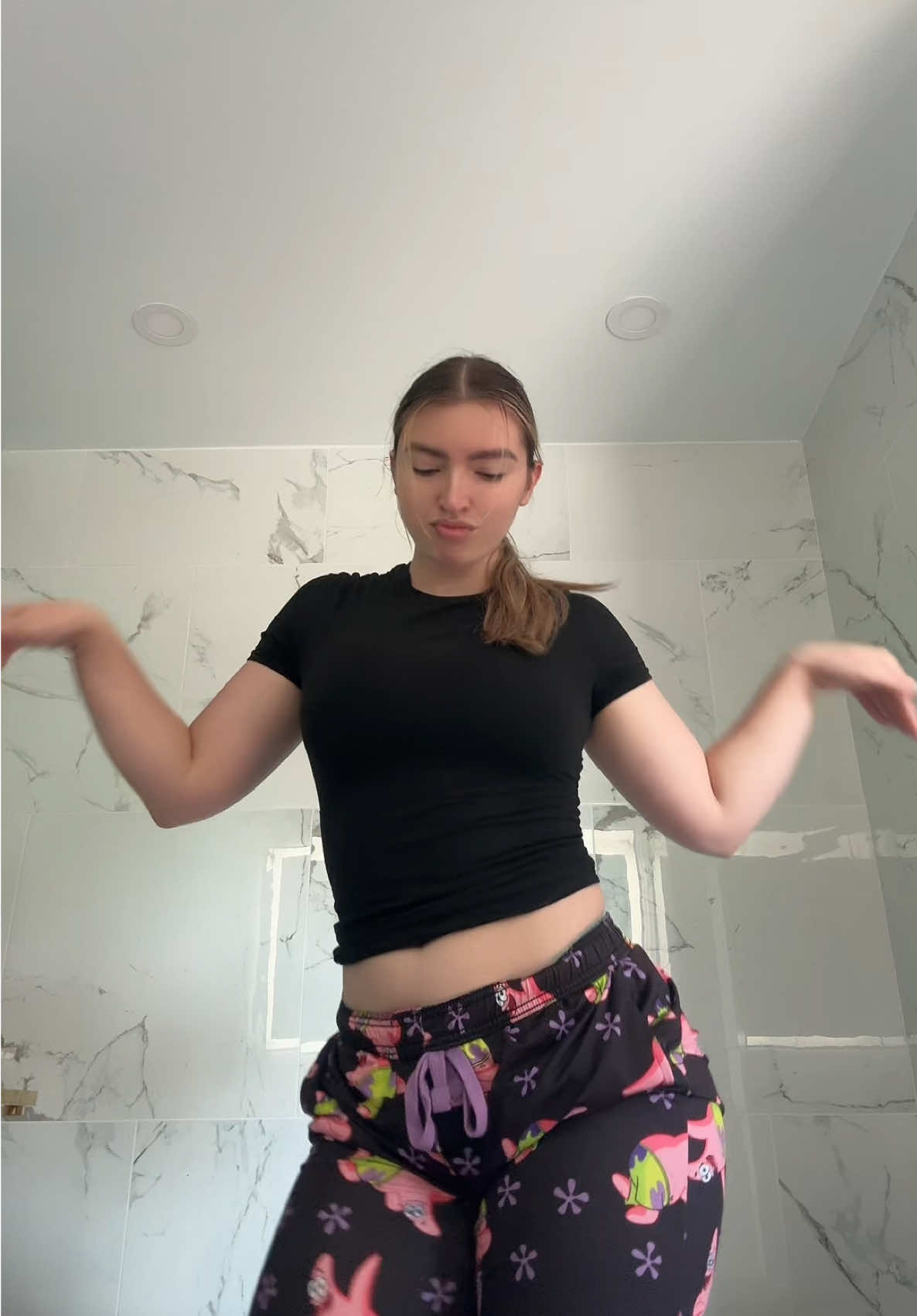 Carley (@carleycakeee) - Urlebird