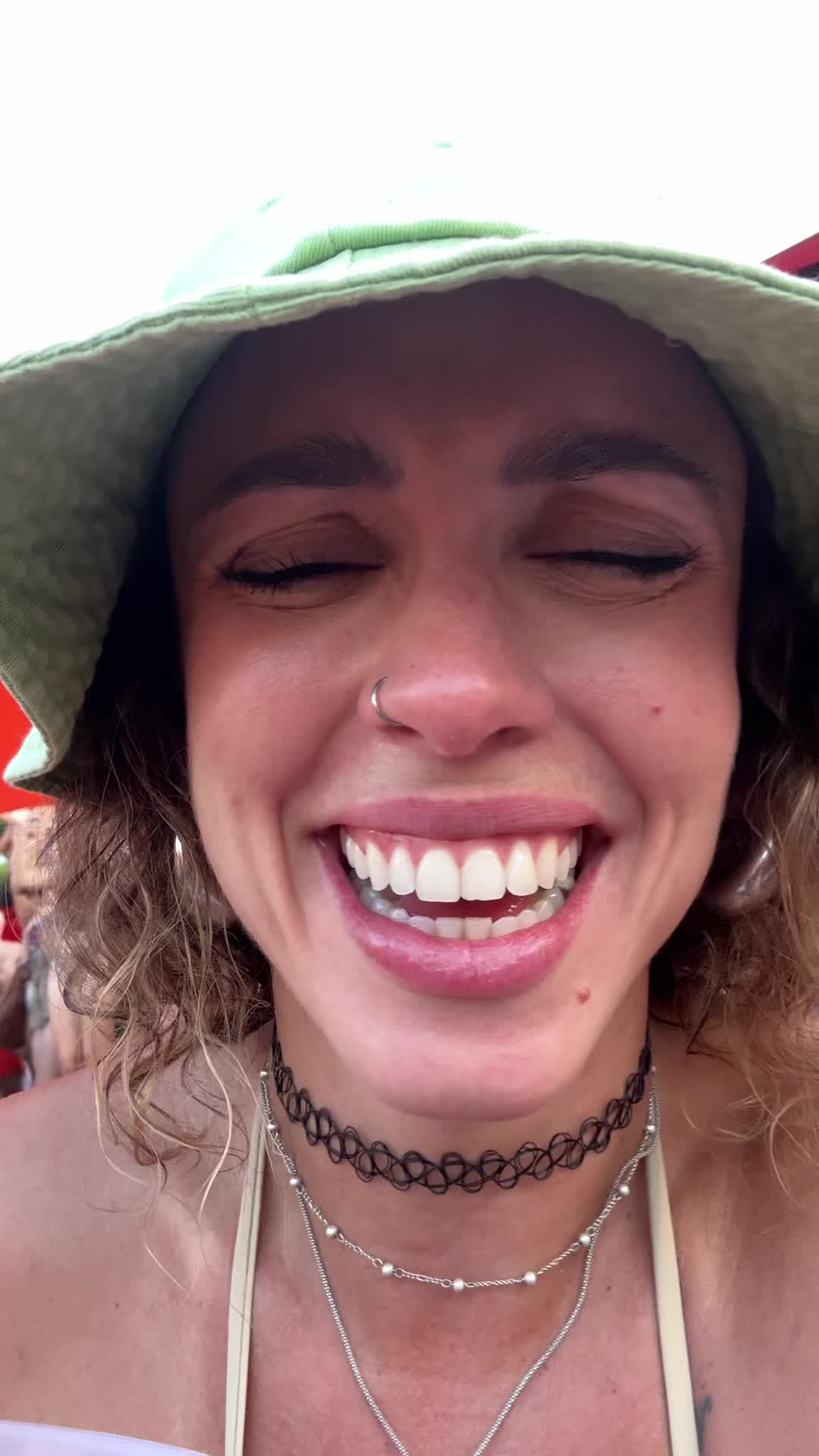 Ana Carol Serra🦄 (@anacarolserra) - Urlebird