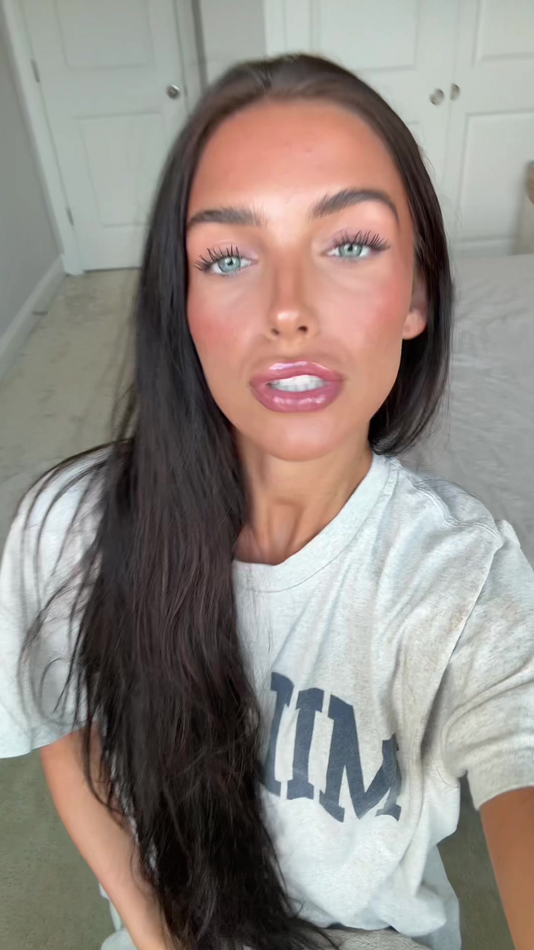 happy Tuesday happy ppl | Ella (@ellabuffin)