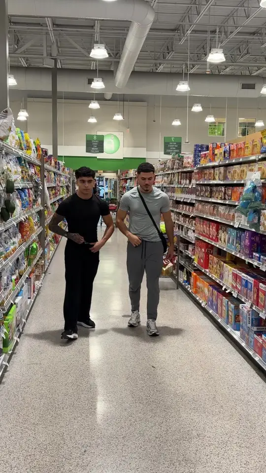 Malik (@itsmalikross) - Urlebird