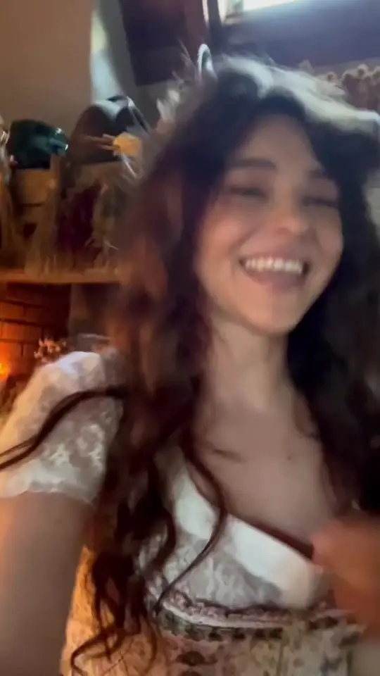 Irene (@eirene_belle) - Urlebird