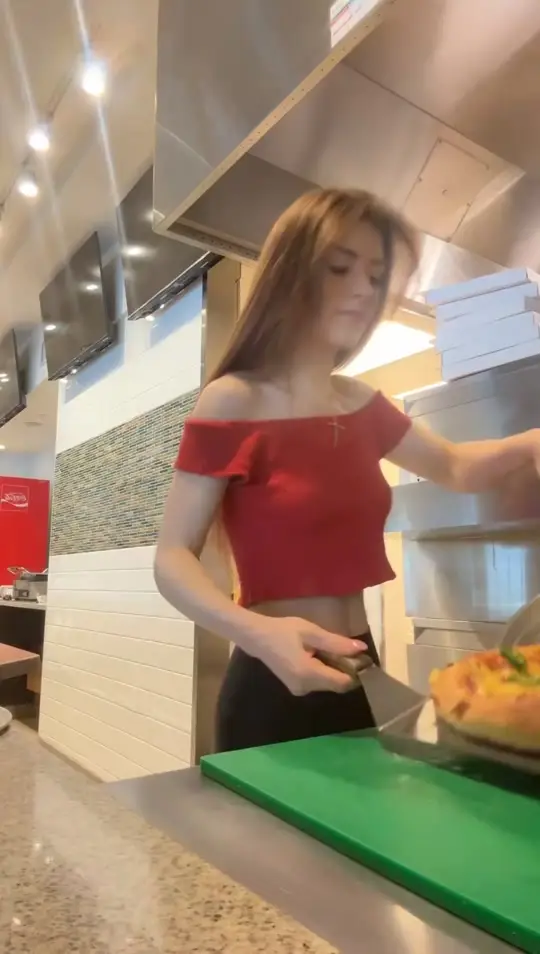 Giulia Bruno (@giuliapizza) - Urlebird