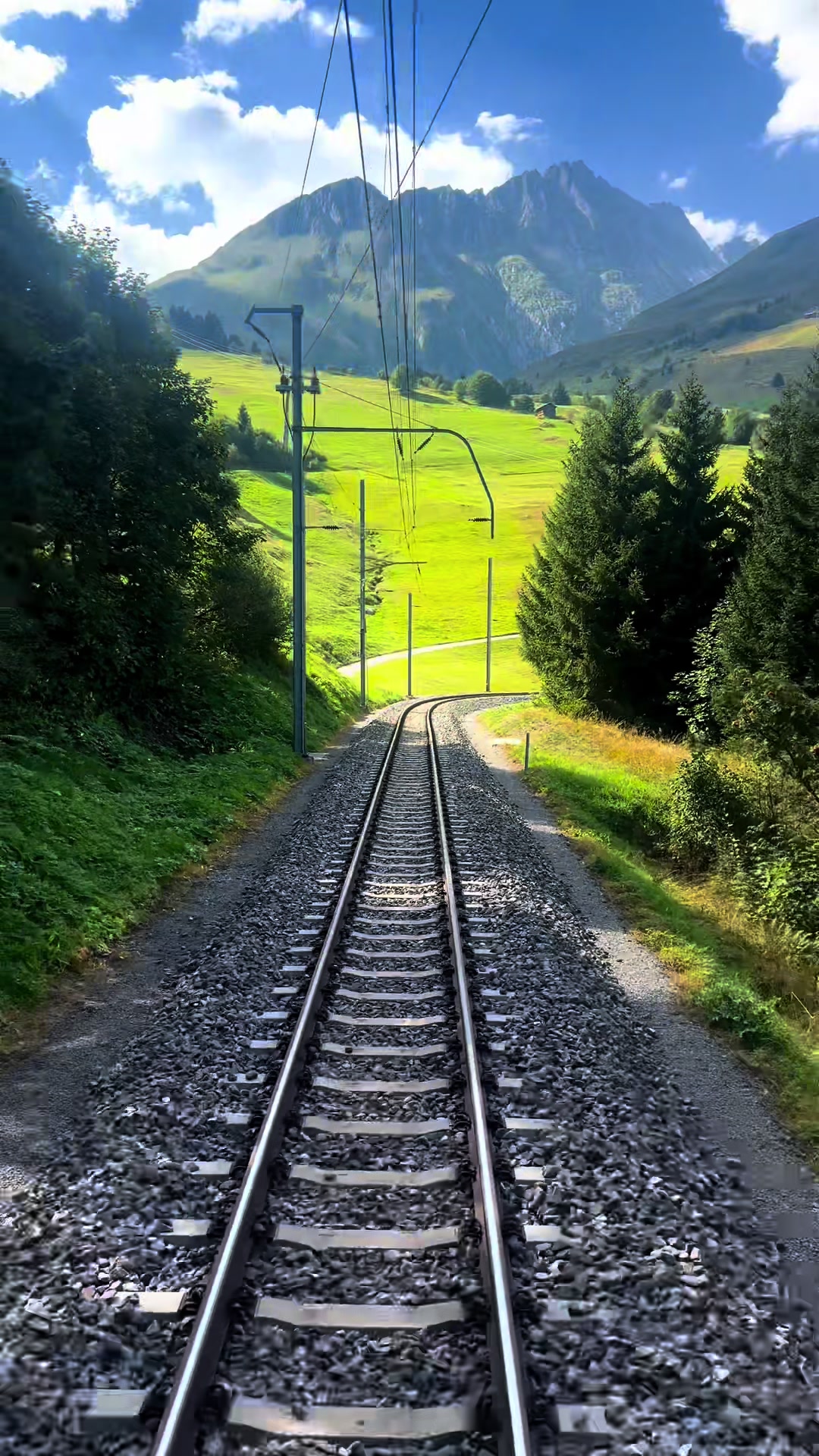 Rich & Helen (@visitwithus) - Urlebird