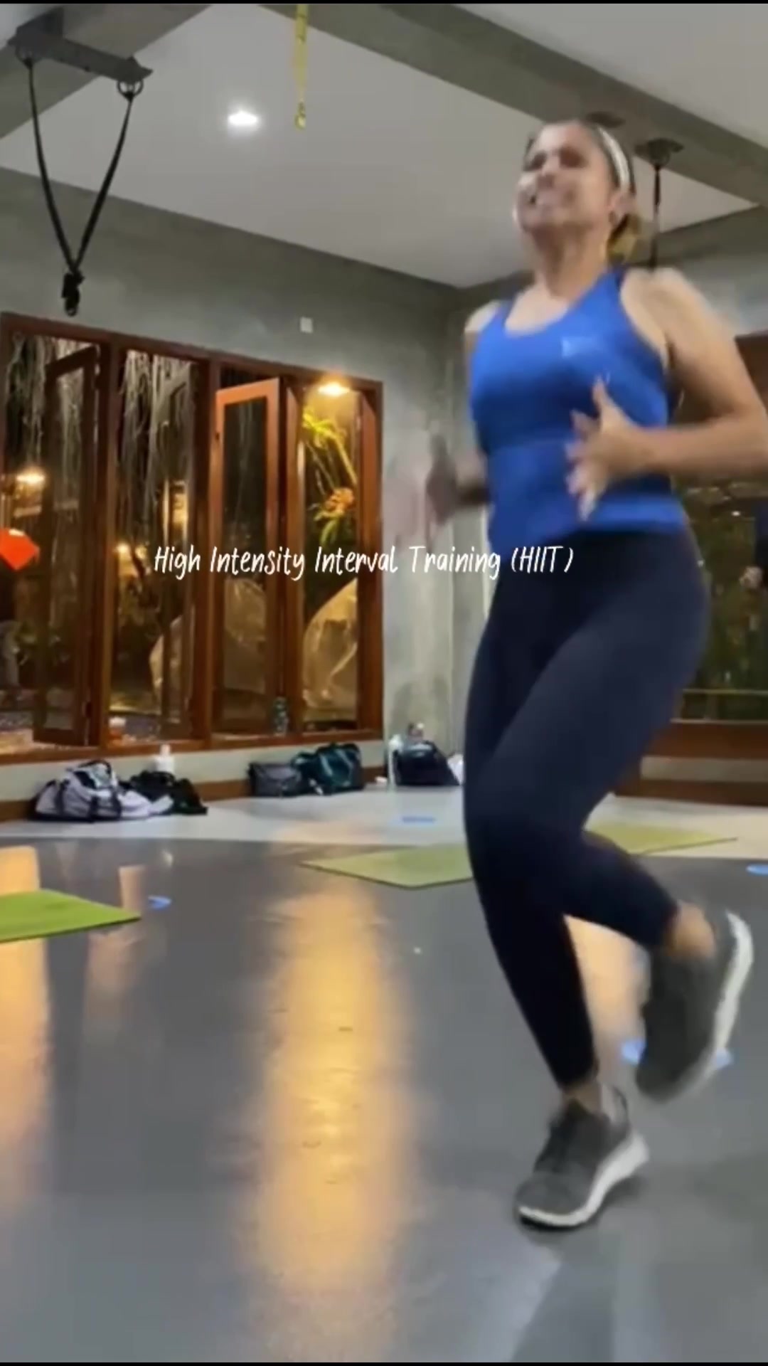 Momi Itha (@momi_itha) - Urlebird